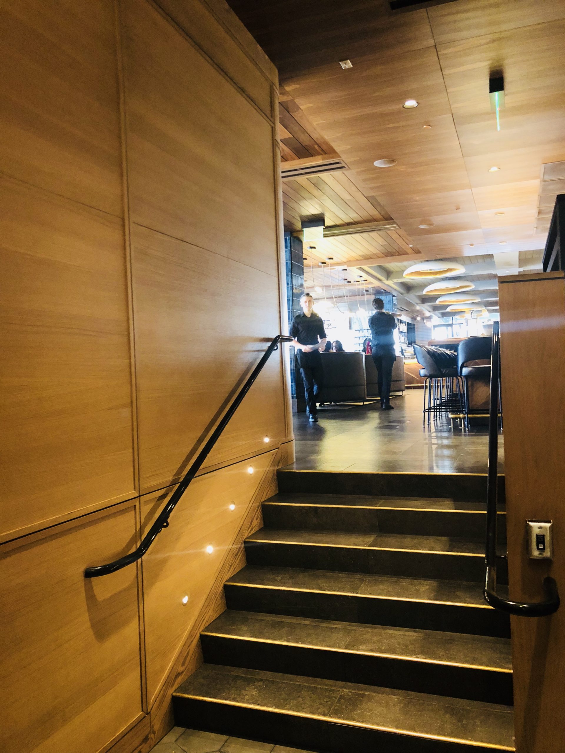 Earls Prudential Restaurant Review (Boston, MA) - The Hungry Mouse